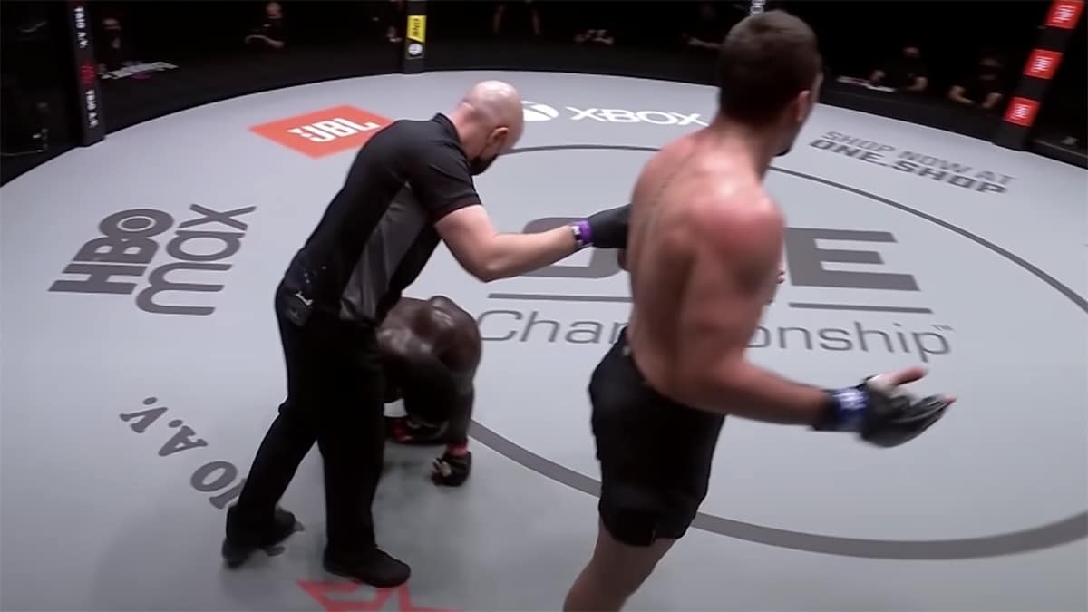 Reug Reug battu sur un TKO étrange au ONE FC ! | MMA