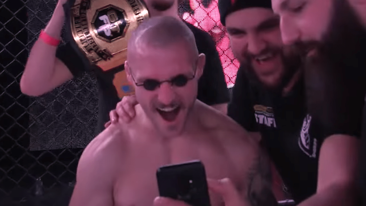 Un champion de MMA sourd raconte son expérience