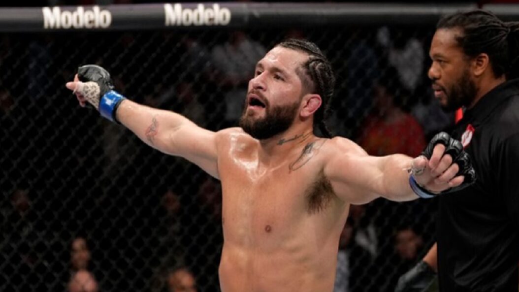 Jorge Masvidal choque son coach pour son retour à l'entrainement