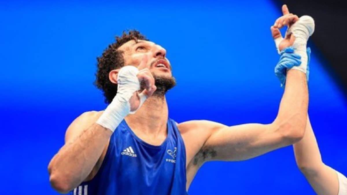 Sofiane Oumiha est sacré champion du monde de boxe pour la troisième fois