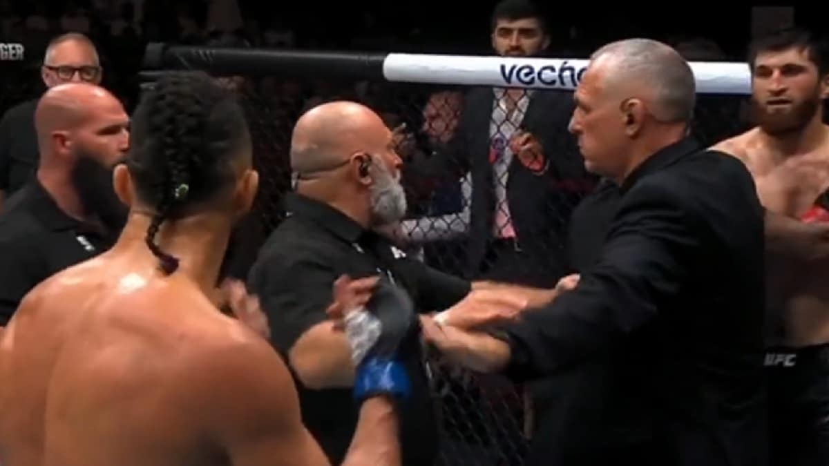 UFC 294 : Ankalaev vs Walker se termine dans l'incompréhension générale