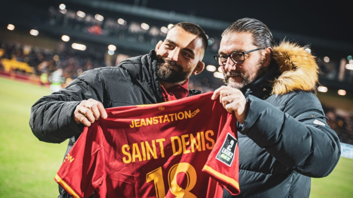 Football : Benoît Saint-Denis star d'un coup d'envoi fictif