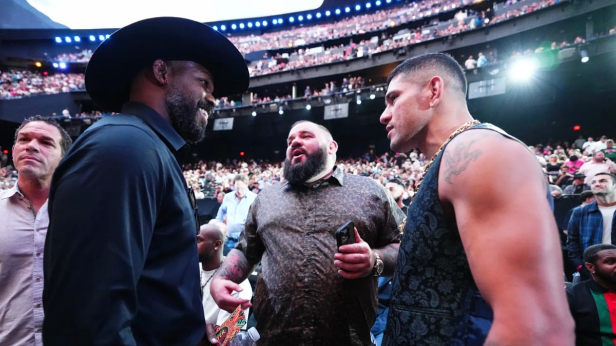 Alex Pereira provoque Jon Jones… En direct du Colisée