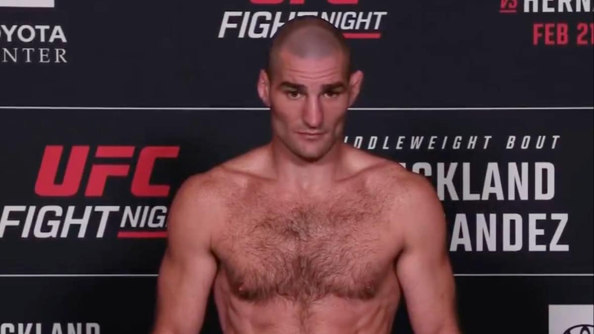Sean Strickland valide sa pesée dans la douleur avant l'UFC Houston