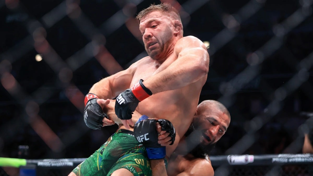 Dricus Du Plessis convaincu d’avoir frôlé la victoire contre Khamzat